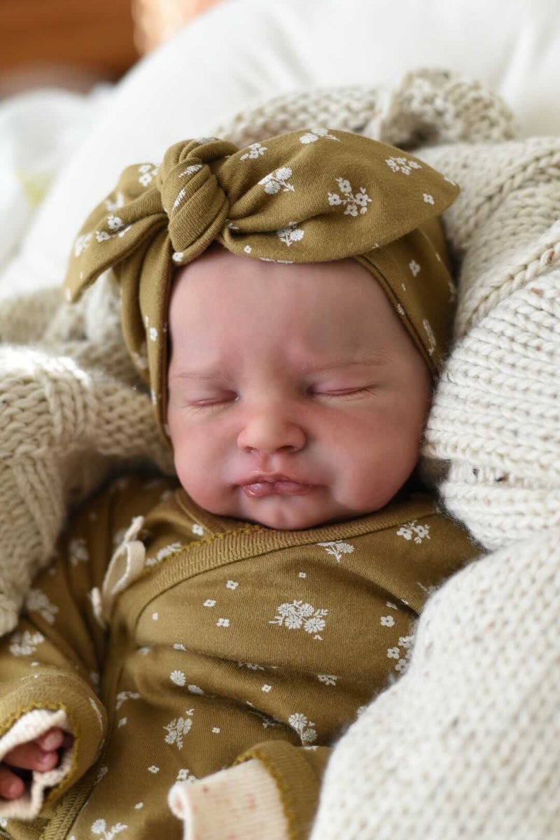 Cuddle head Nivia silicone reborn baby doll. Tru Born – Silicone Kits